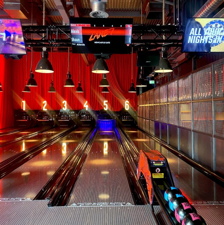 Lane 7 rolls into The Gate, Newcastle - Newcastle Sparkles